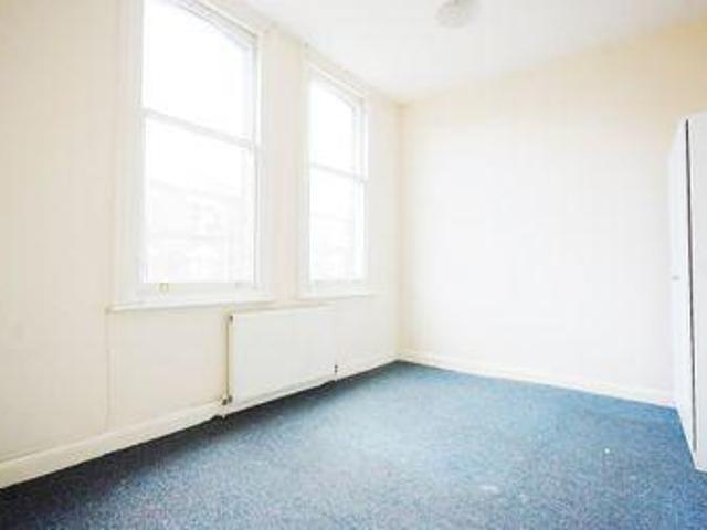2 Bedrooms Flat for rent in Harrow Road, London W10