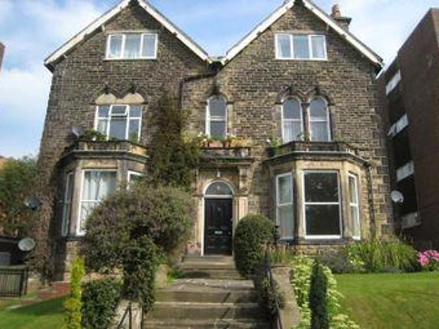 2 Bedrooms Flat for rent in Harrogate Road, Leeds LS17