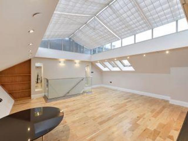 2 Bedrooms Flat for rent in Harrington Gardens, Gloucester Road SW7