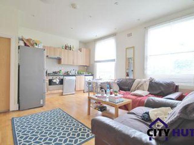 2 Bedrooms Flat for rent in Hartham Road, London N7