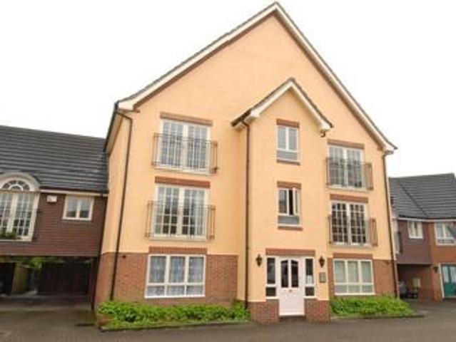 2 Bedrooms Flat for rent in Hartigan Place, Woodley, Reading RG5