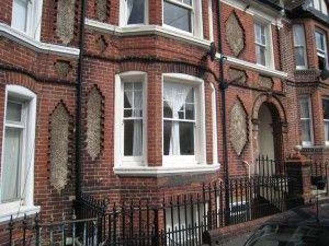 2 Bedrooms Flat for rent in Hartington Road, Brighton BN2
