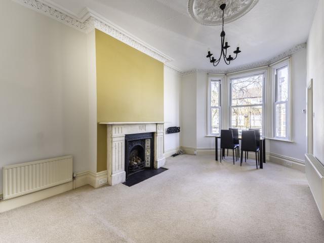 2 Bedrooms Flat for Rent in Harvard Road | Foxtons
