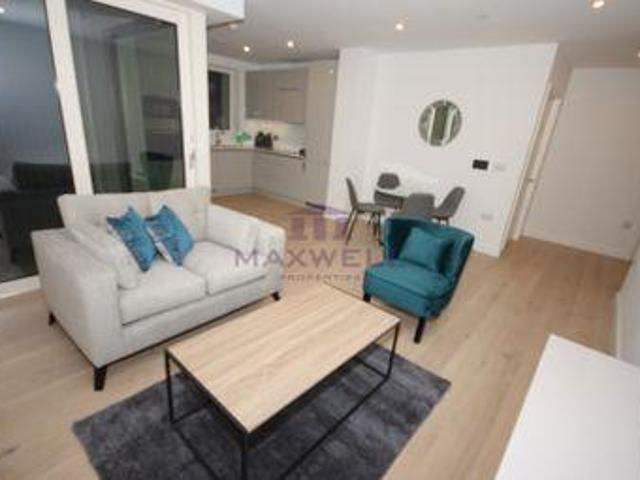 2 Bedrooms Flat for rent in Heygate Street, London SE17