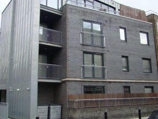 2 Bedrooms Flat for rent in Headlam Street, London E1