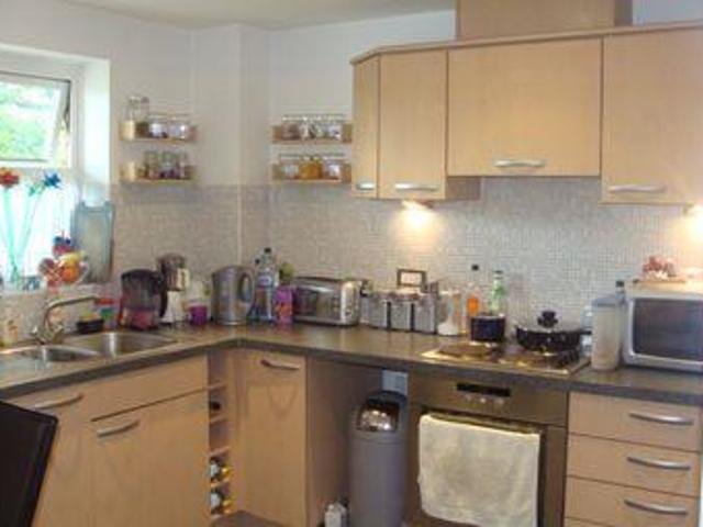 2 Bedrooms Flat for rent in Headstone Lane, Harrow HA2