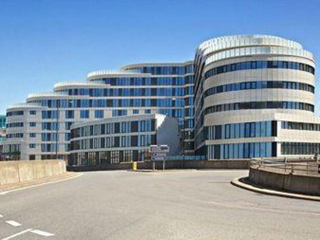 2 Bedrooms Flat for rent in Headstone Road, Harrow, Middlesex HA1