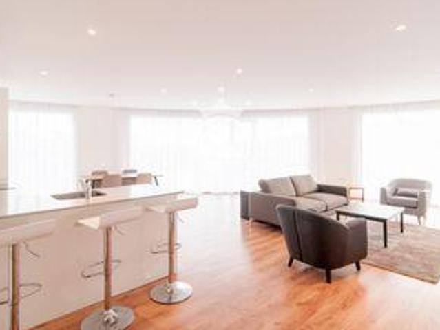 2 Bedrooms Flat for rent in Headstone Road, Harrow HA1