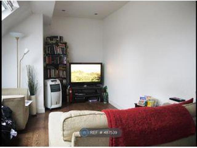 2 Bedrooms Flat for rent in Heath Street, London NW3
