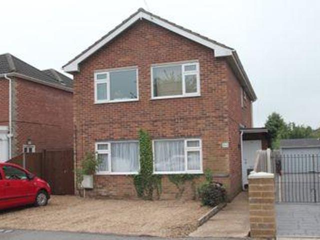 2 Bedrooms Flat for rent in Heath Road, Colchester CO3