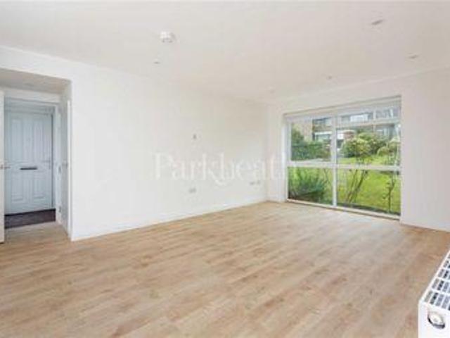 2 Bedrooms Flat for rent in Heath View, East Finchley, London N2