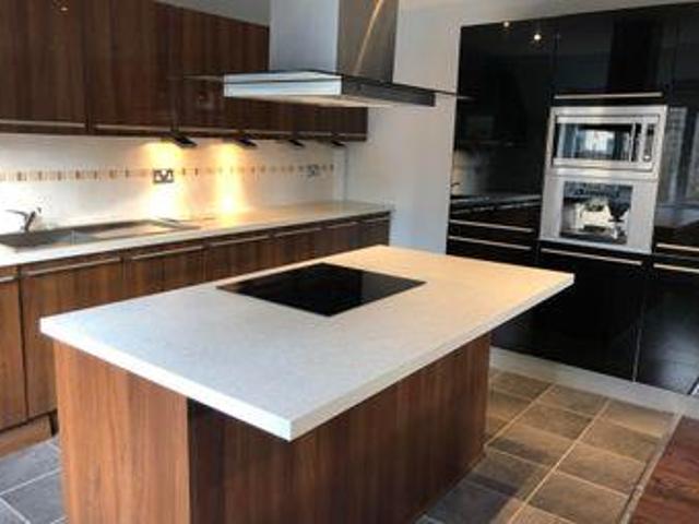 2 Bedrooms Flat for rent in Heathfield Terrace, Headingley, Leeds LS6