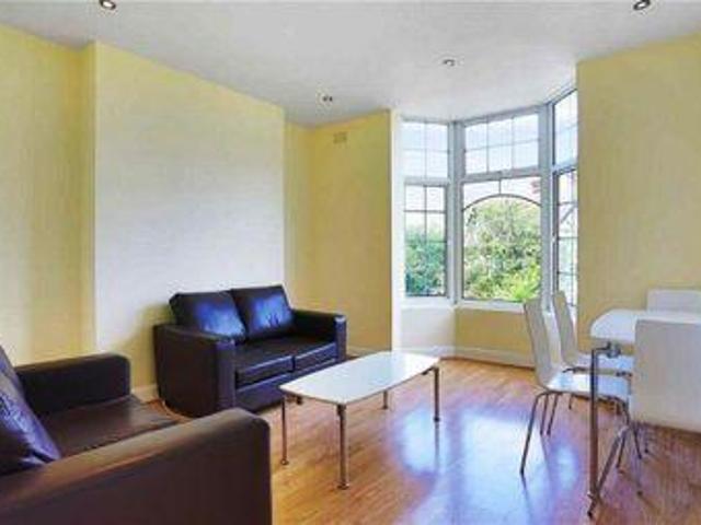 2 Bedrooms Flat for rent in Heathfield Park, Cricklewood NW2