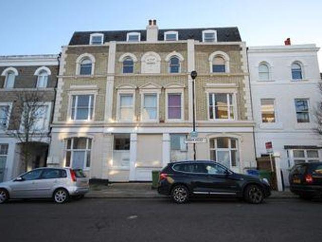 2 Bedrooms Flat for rent in Heber Road, London SE22