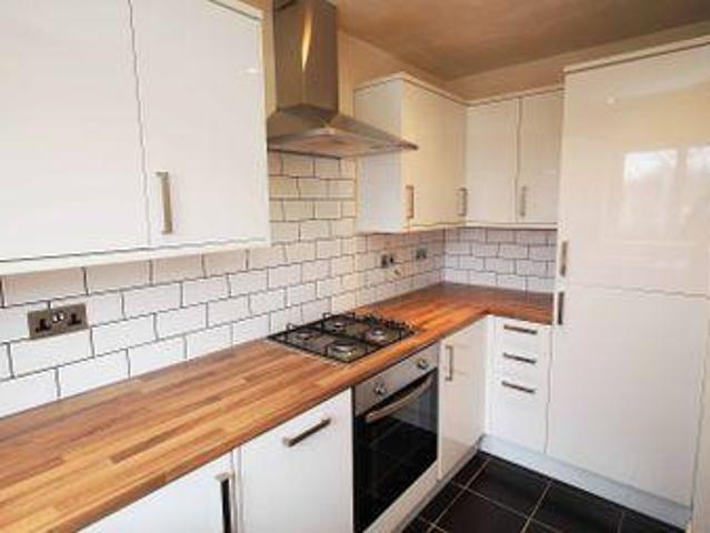 2 Bedrooms Flat for rent in Heenan Close, Barking, London IG11