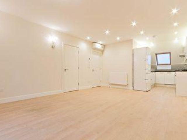 2 Bedrooms Flat for rent in Helenslea Avenue, London NW11
