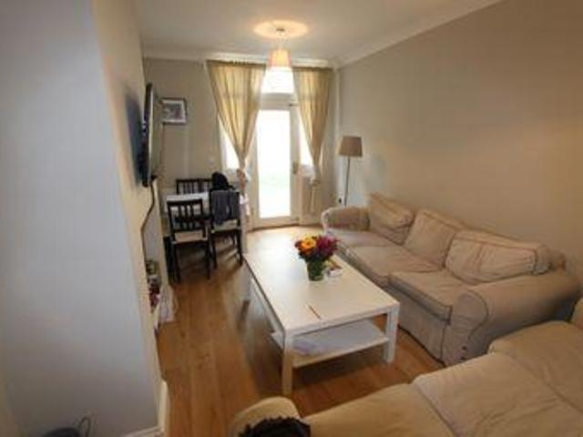 2 Bedrooms Flat for rent in Helix Road, London SW2