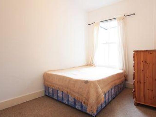 2 Bedrooms Flat for rent in Hemberton Road, London SW9
