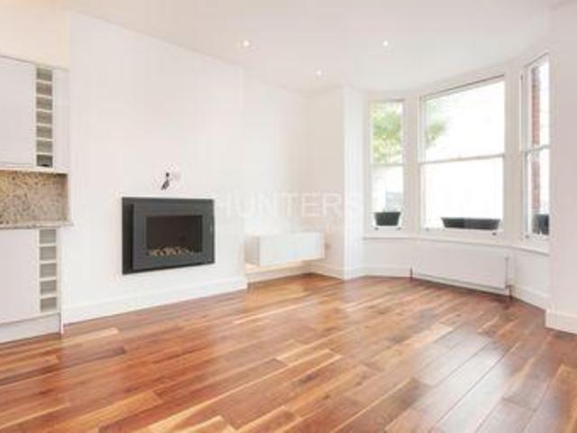 2 Bedrooms Flat for rent in Hemstal Road, London NW6