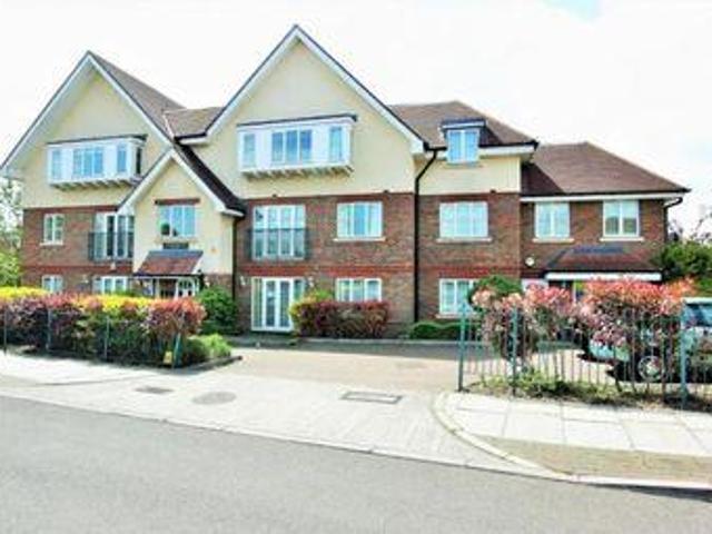 2 Bedrooms Flat for rent in Hendon, London NW4