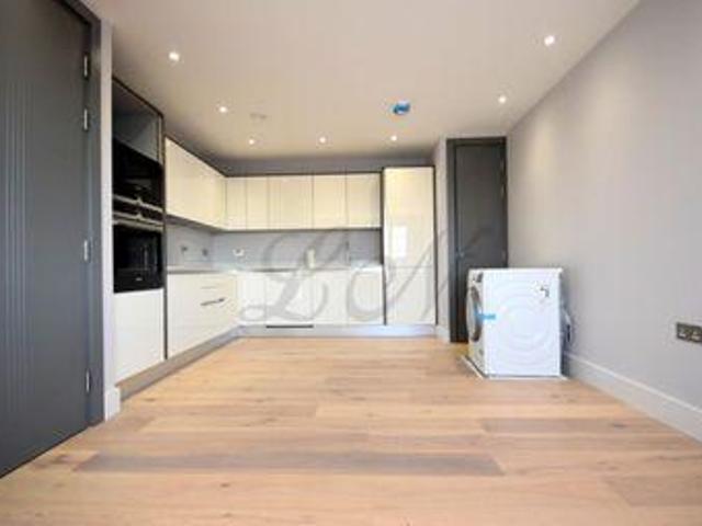 2 Bedrooms Flat for rent in Hendon Way, Hendon NW4