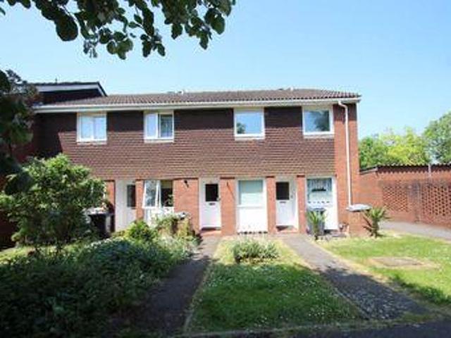 2 Bedrooms Flat for rent in Henderson Close, Trowbridge, Wiltshire BA14