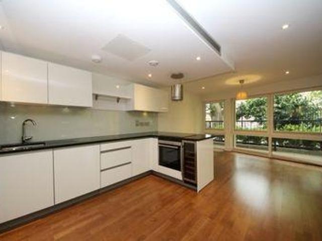 2 Bedrooms Flat for rent in Henry Macaulay Avenue, Kingston Upon Thames KT2
