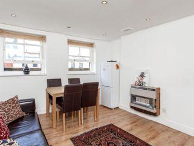 2 Bedrooms Flat for rent in Hereford Road, London W2