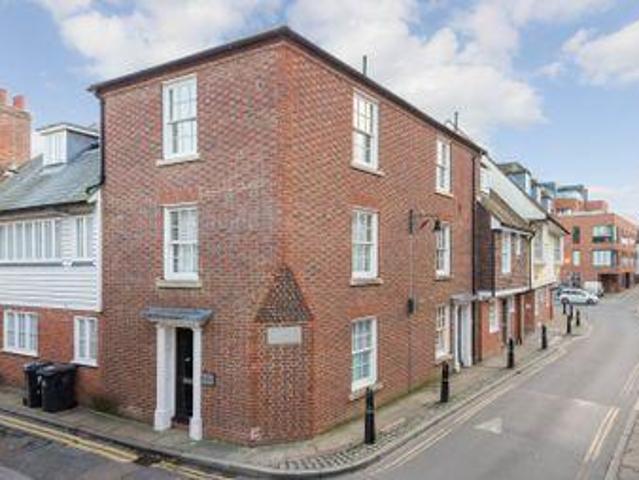 2 Bedrooms Flat for rent in Heritage Court, Canterbury CT1