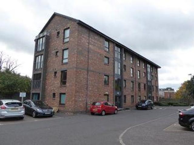 2 Bedrooms Flat for rent in Hermand Terrace, Edinburgh EH11