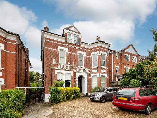 2 Bedrooms Flat for Rent in Hermitage Road | Foxtons