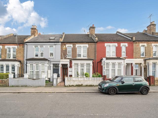 2 Bedrooms Flat for Rent in Hermitage Road | Foxtons