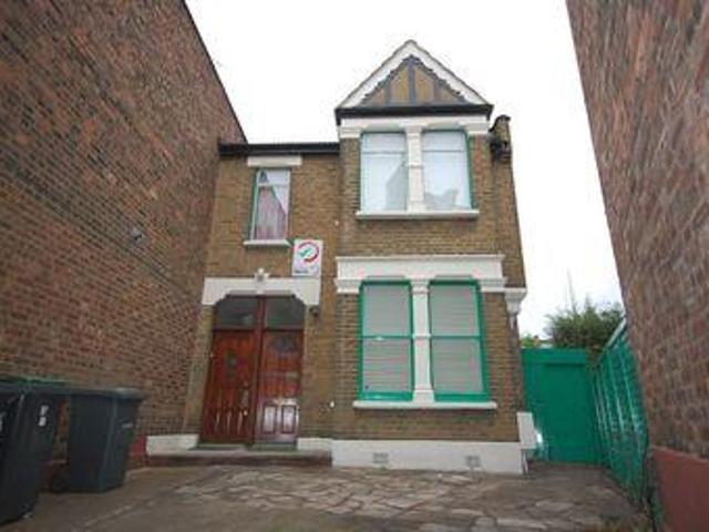 2 Bedrooms Flat for rent in Hermitage Road, London N4