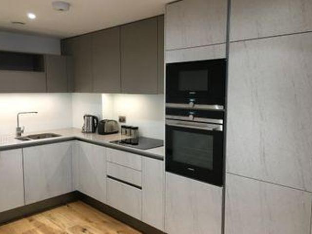 2 Bedrooms Flat for rent in Hermitage Street, London W2