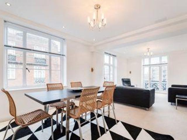 2 Bedrooms Flat for rent in Hertford Street, London W1J