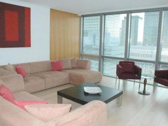 2 Bedrooms Flat for rent in Hertsmere Road, London E14