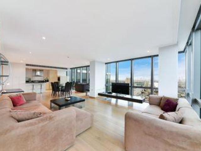 2 Bedrooms Flat for rent in Hertsmere Road, London E14
