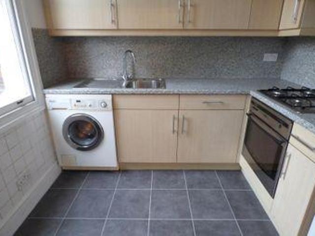 2 Bedrooms Flat for rent in Hither Green Lane, London SE13