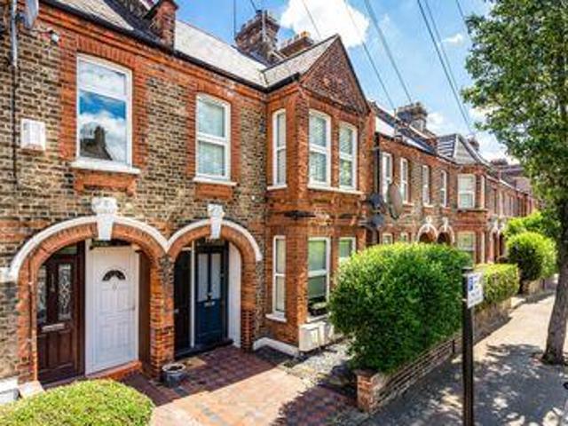 2 Bedrooms Flat for rent in Hibbert Road, London E17