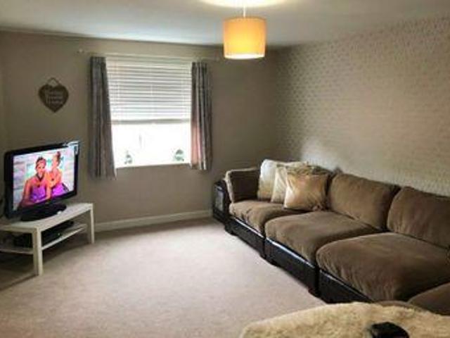 2 Bedrooms Flat for rent in Hickory Close, Coventry, West Midlands CV2