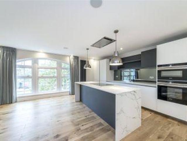 2 Bedrooms Flat for rent in High Park Road, Kew, Richmond, Surrey TW9