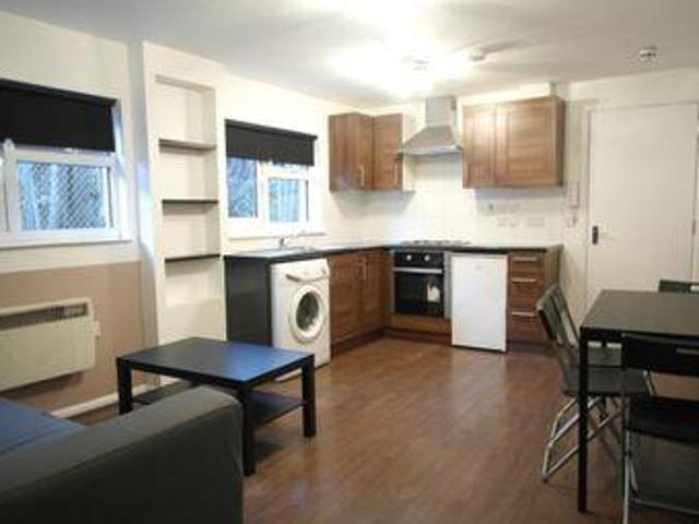 2 Bedrooms Flat for rent in High Road, Bruce Grove N17