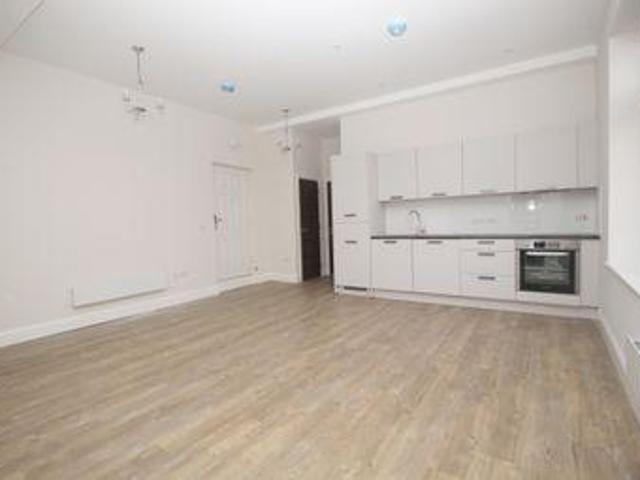 2 Bedrooms Flat for rent in High Road, Ilford, Essex IG1