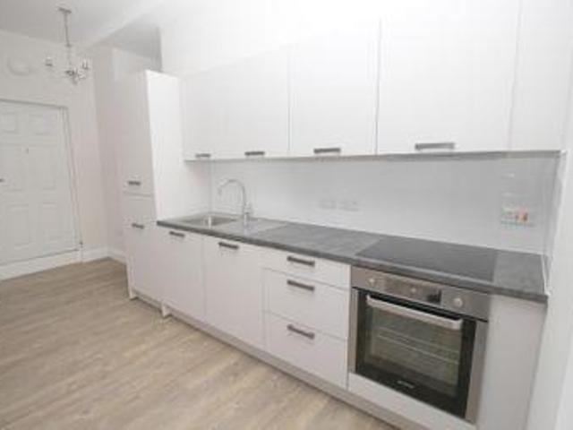 2 Bedrooms Flat for rent in High Road, Ilford, Essex IG1