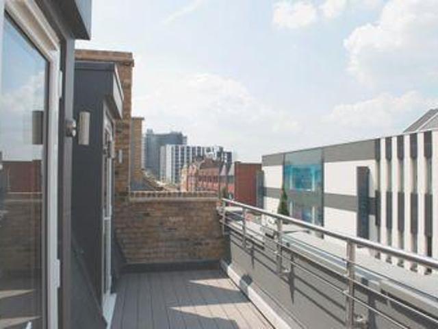 2 Bedrooms Flat for rent in High Road, Ilford IG1