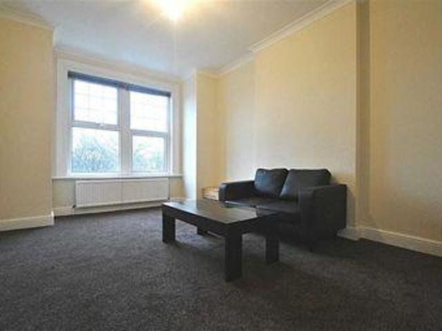 2 Bedrooms Flat for rent in High Road, London N22