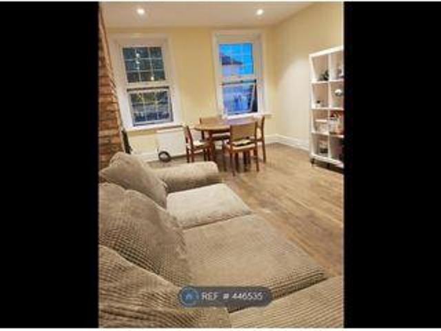 2 Bedrooms Flat for rent in High Road, London N2