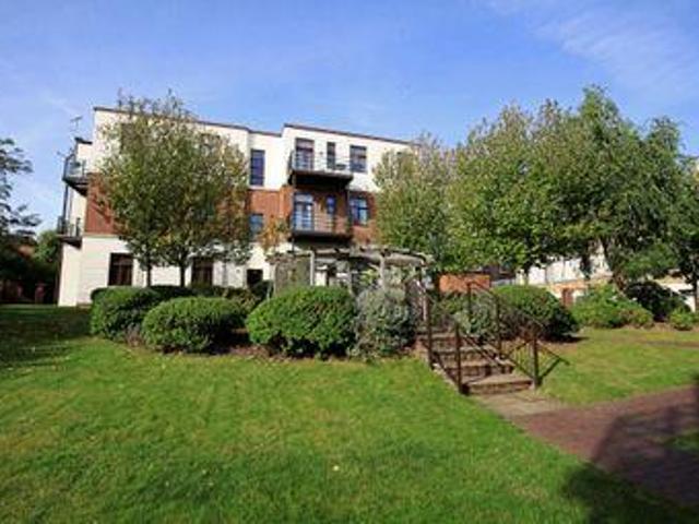 2 Bedrooms Flat for rent in High Road, South Woodford E18