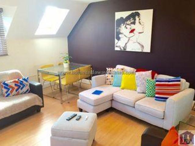 2 Bedrooms Flat for rent in High Road, Wood Green N22
