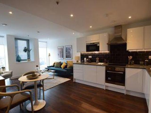 2 Bedrooms Flat for rent in High Street Colliers Wood, Colliers Wood, London SW19